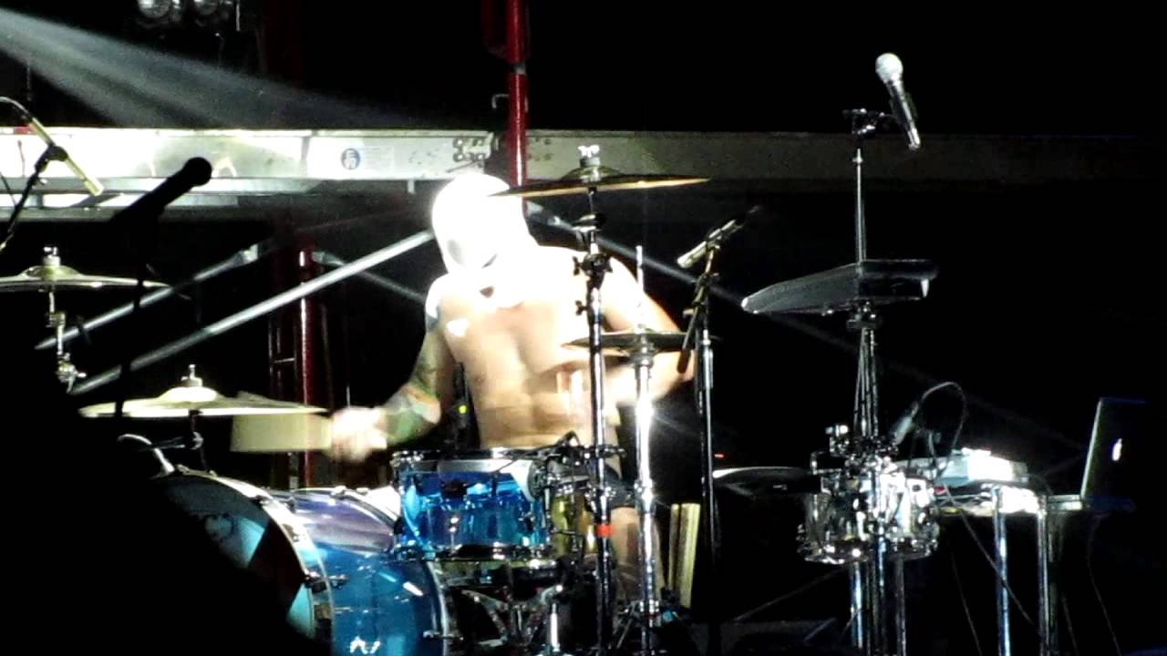 Josh Dun drum solo. LC Pavilion, October 19th 2012 - YouTube