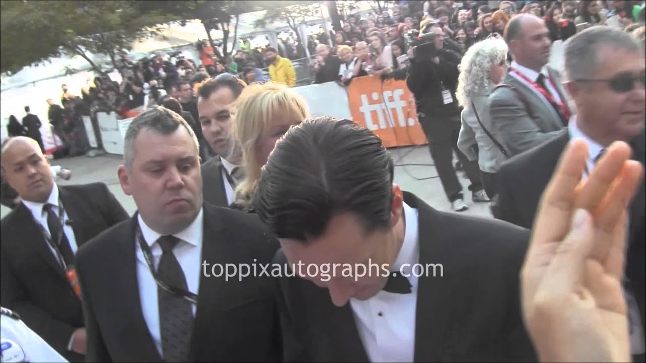 Benedict Cumberbatch - Signing Autographs at the Toronto International ...