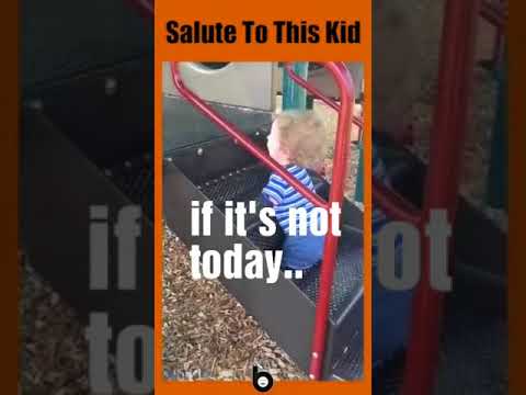 Kolu bacağı olmayan çocuğun azmi