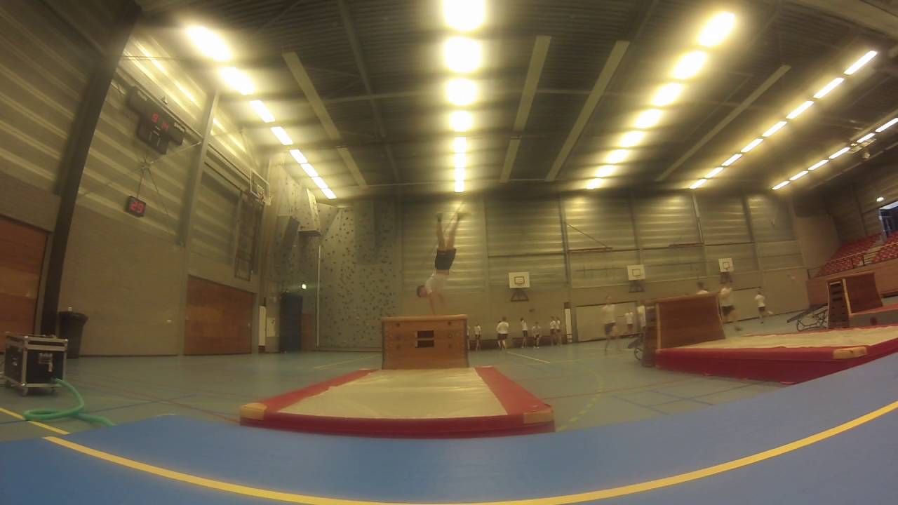 Turn en circus demo sportklas 1e klas 2016 - YouTube