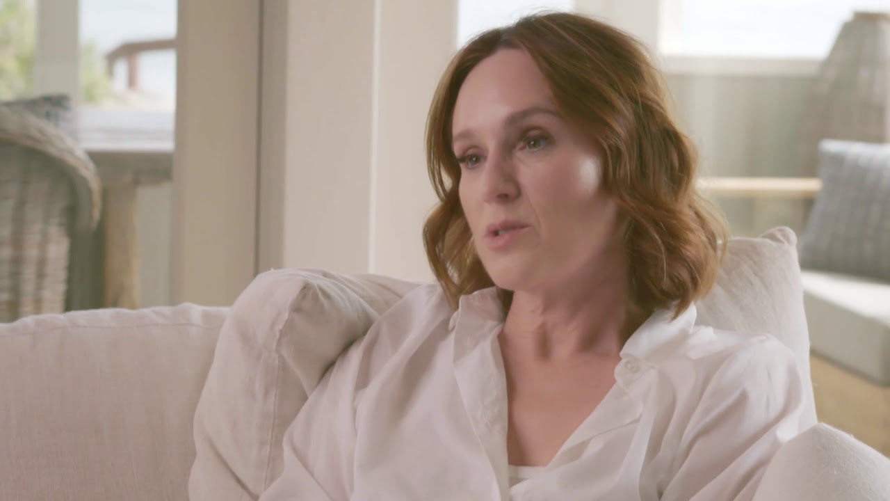 Noelle Wolf explains how to buy lingerie as a gift - YouTube