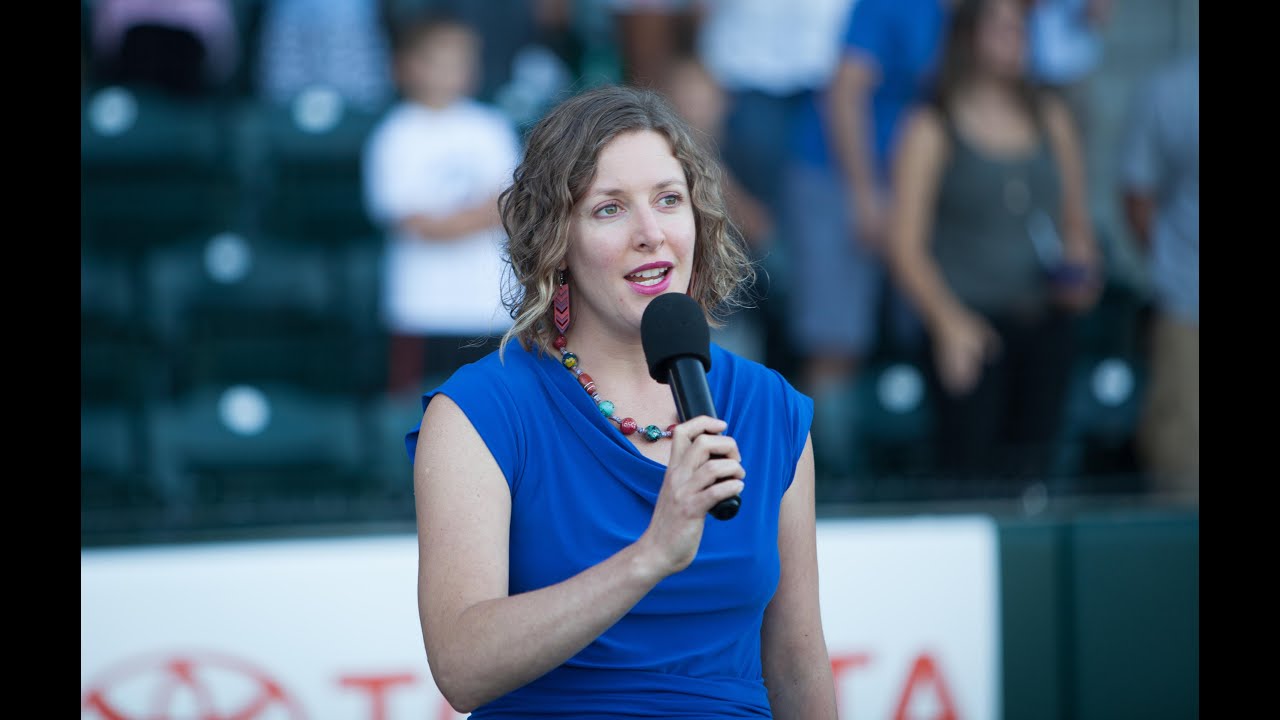 Alison sings the anthem - YouTube