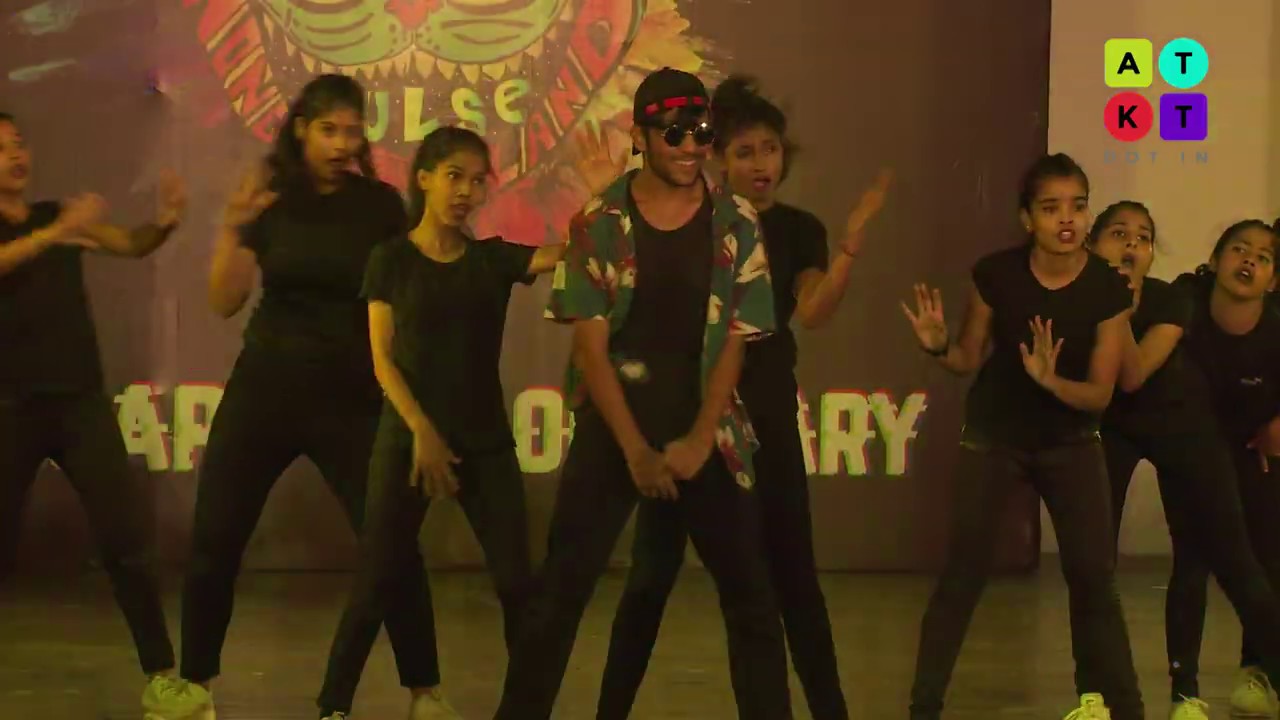 Western Group Dance Showcase by Rieva Dance Crew from PGDAV College ...