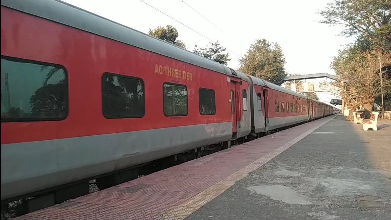 18450 / Patna - Puri Baidyanathdham Express || BNDM WAP7 37243 - YouTube