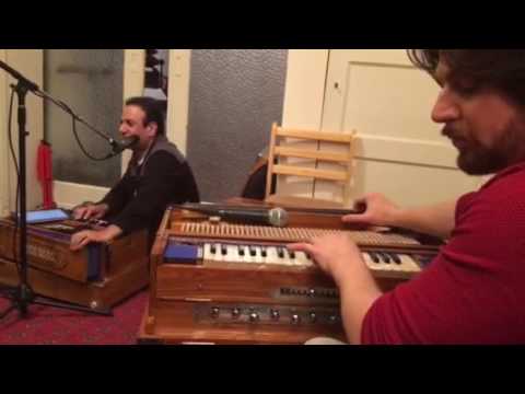 Rezasha Jalali, Harmunia A Rashid, Tabla F Popal. - YouTube