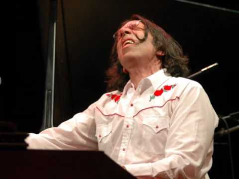 Joe Beard Feat Ronnie Earl and The Broadcasters - YouTube