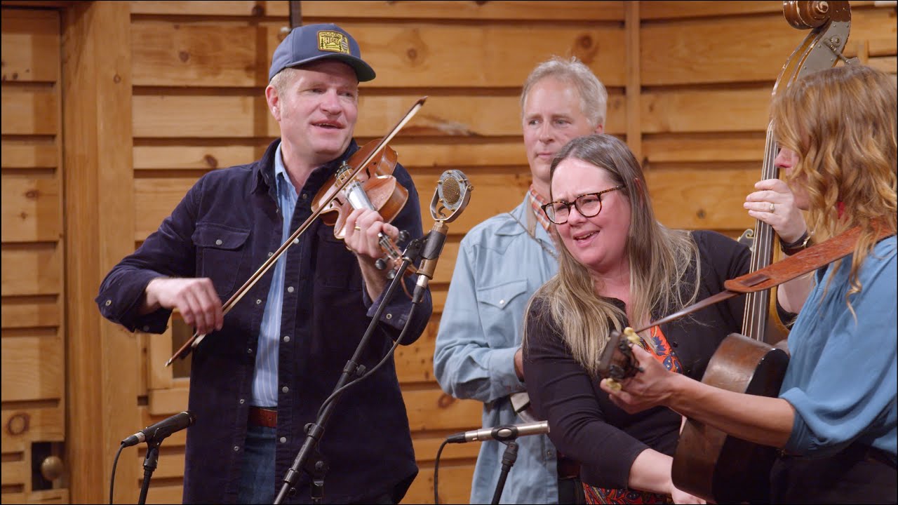 Foghorn Stringband - Mining Camp Blues - YouTube