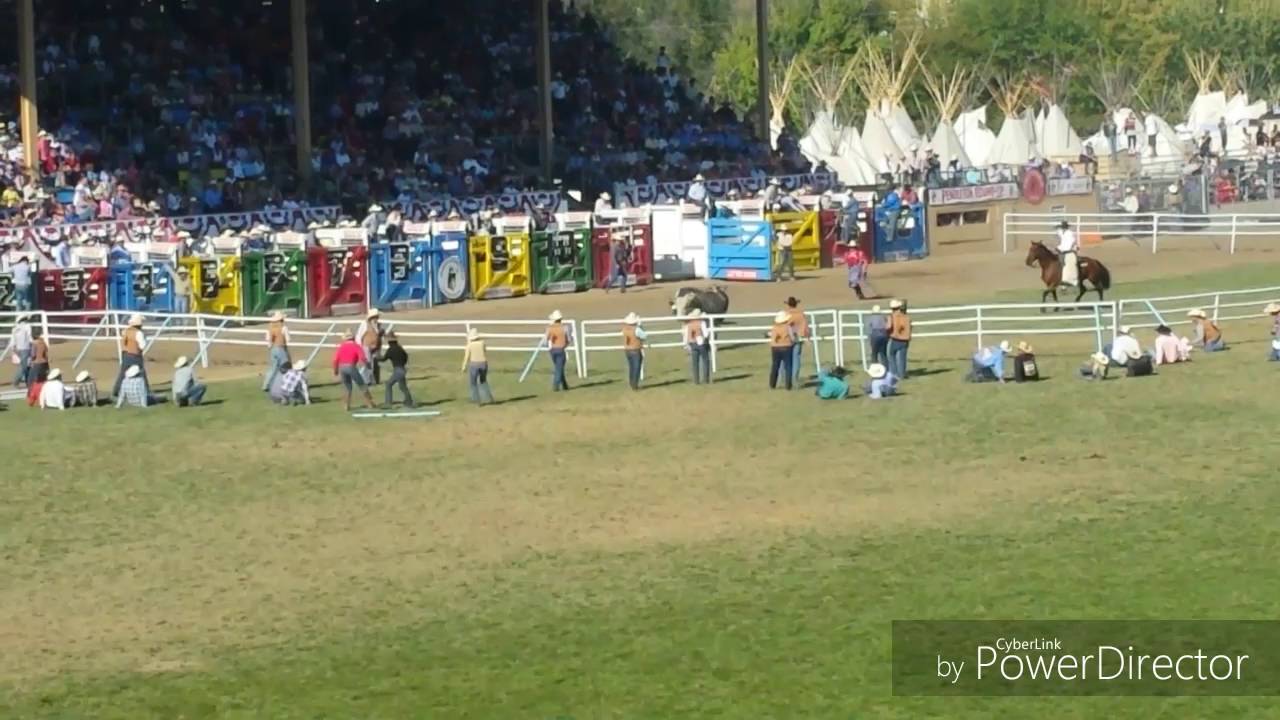 The Pendleton Round Up. Bull riding bronc riding and cowGIRLS!!! - YouTube