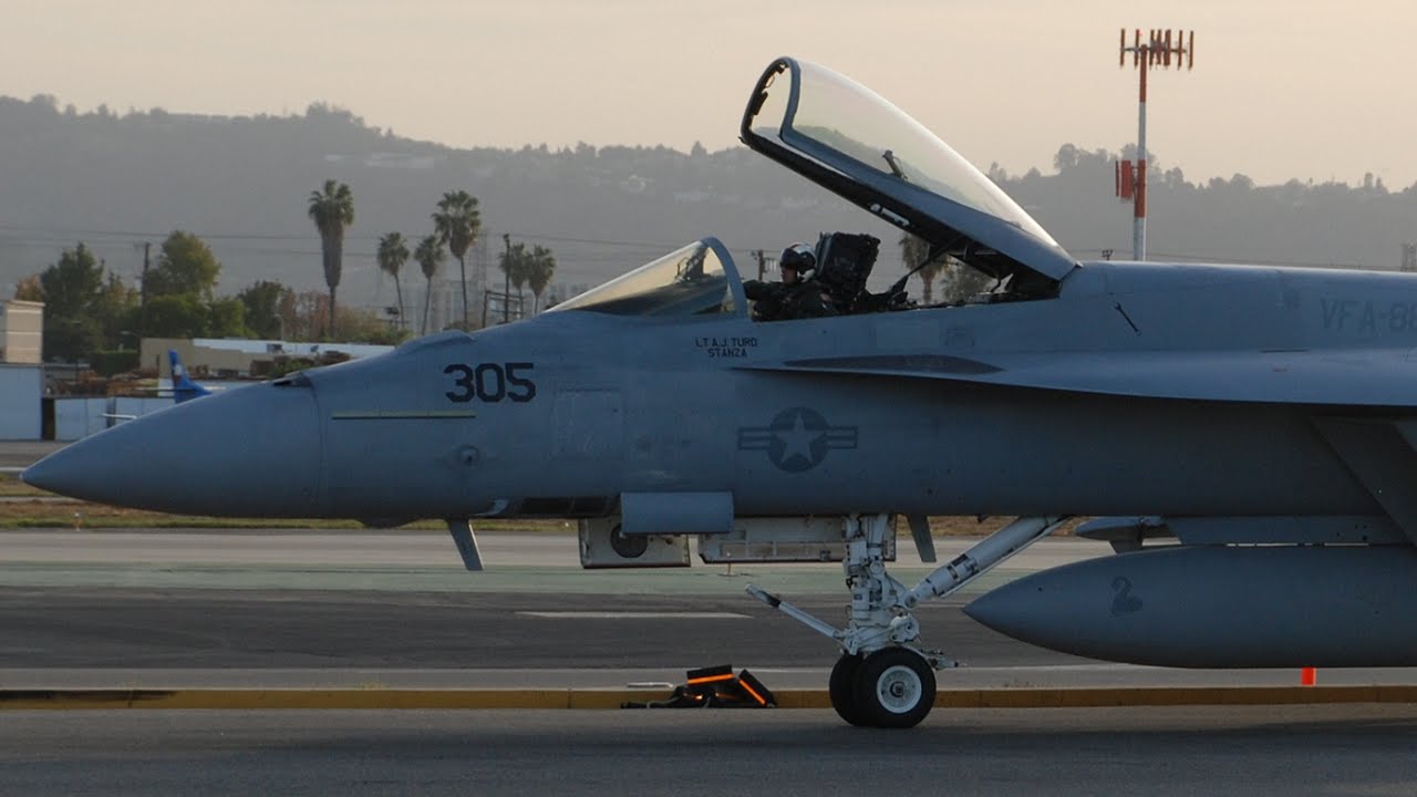 Loud F/A-18E Super Hornet Departure! - YouTube