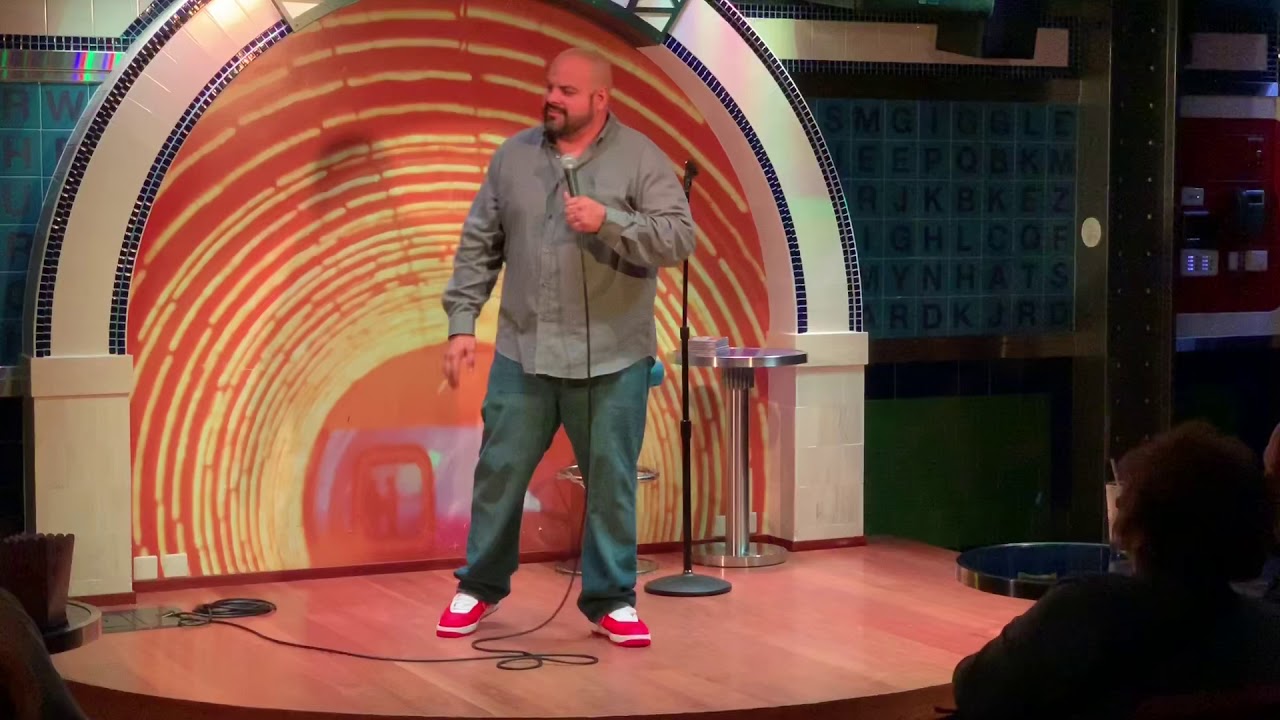 Nervous boyfriend - Nery Saenz Comedy Nov 2018 - YouTube