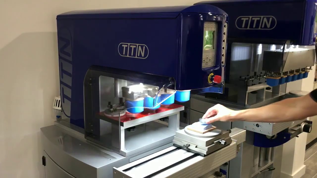 Tampographie automatique 4 couleurs TTN 400 EKO 4 TC - YouTube