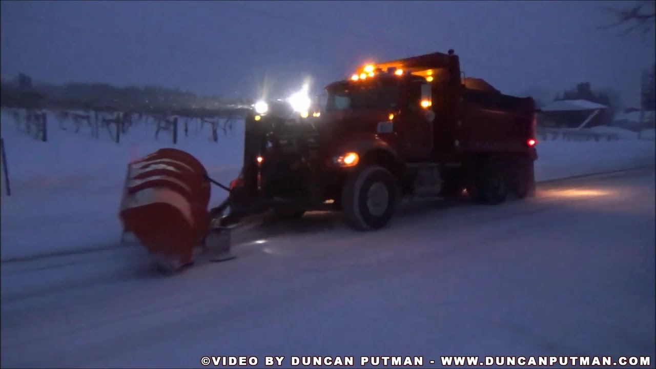 Mack Granite Plowing Snow - January 17, 2022 - YouTube