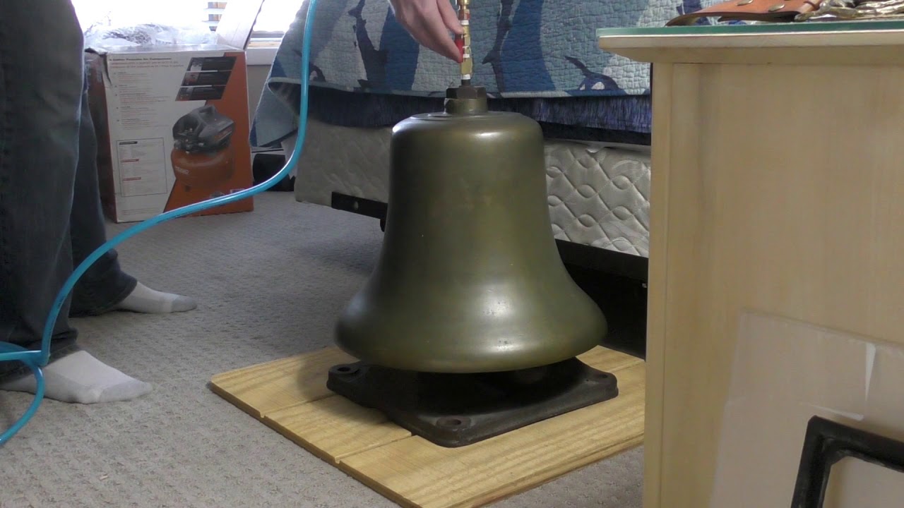 Ringing my PRR GG1 locomotive Bell at different psi Sounds of the ...