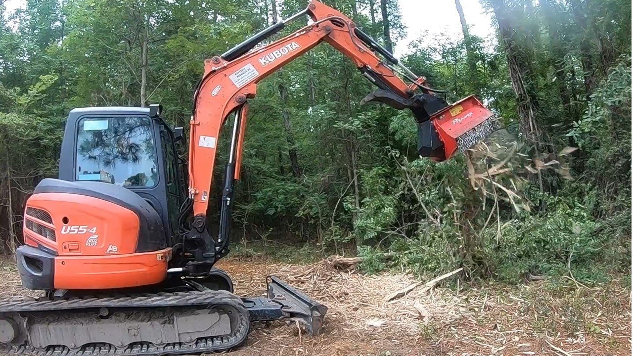 FRIDAY BACKYARD MULCH-OUT! Backyard Mulching With Prinoth M450e-900 ...