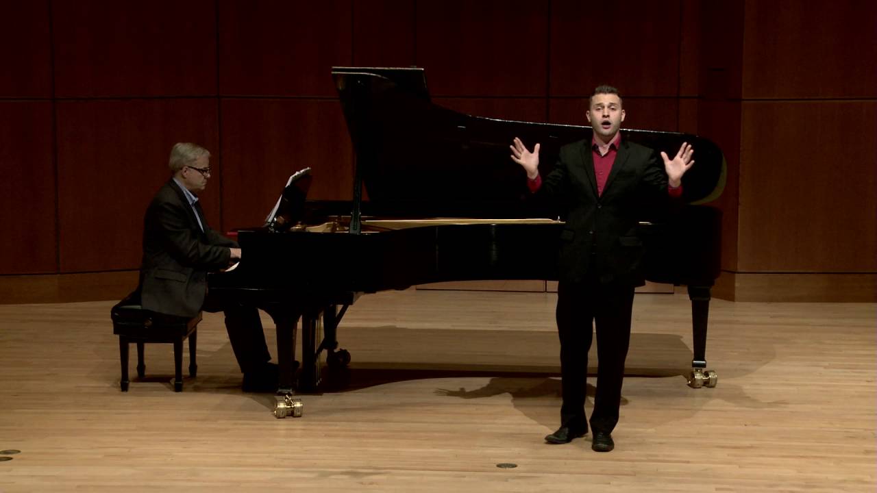 Baritone Zachary Read sings "Largo al factotum" - YouTube