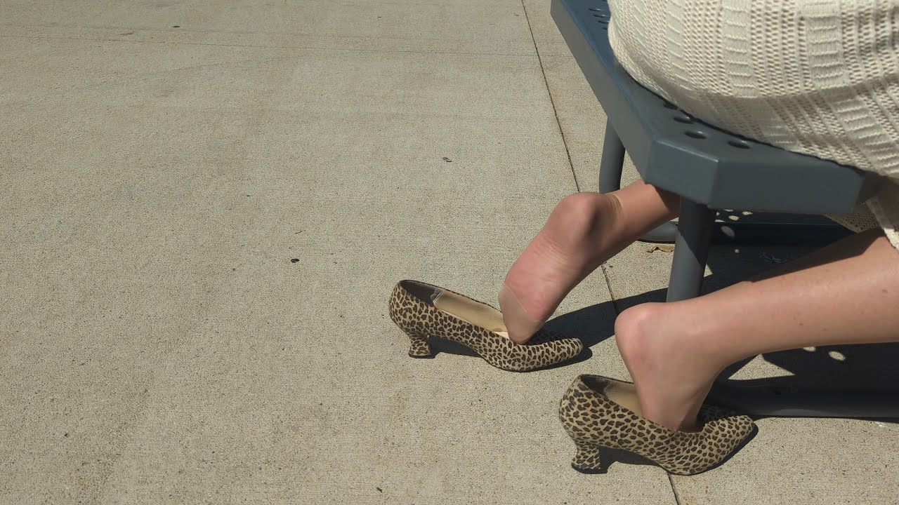 Sunny Heel Popping Shoeplay With Brown Cheetah Valley Lane Heels - YouTube