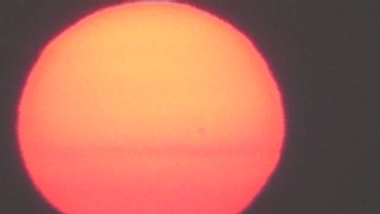 (DAY 3) MASSIVE OBJECT IN FRONT OF THE SUN AUGUST 4, 2010 - YouTube