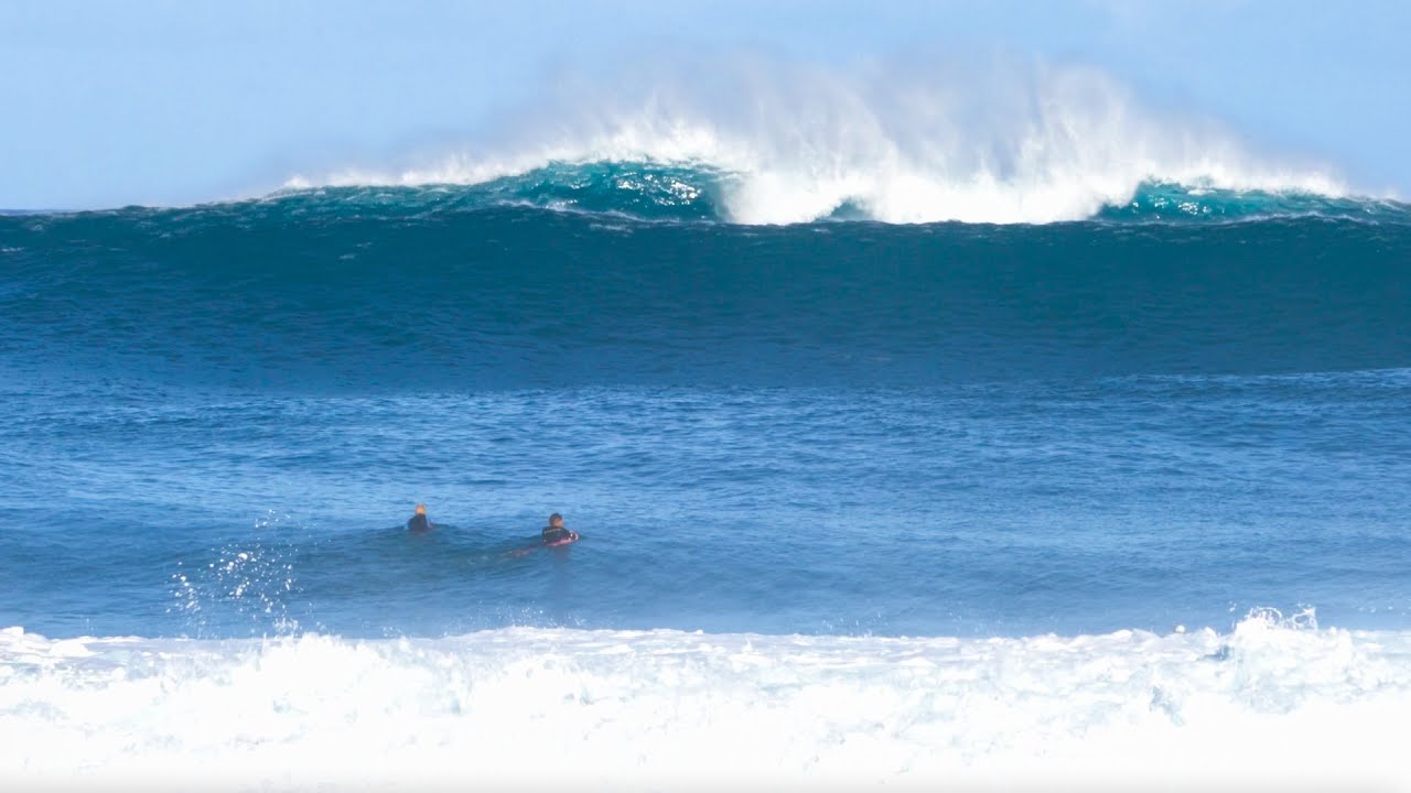 MASSIVE THIRD REEF SETS ROLL IN AT PIPELINE *SCARY* (RAW FOOTAGE) - YouTube