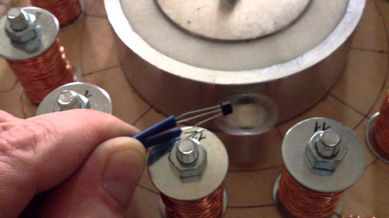 Test Hall Probe TLE4905 avec Toshiba K2611 dans le champ du SEG - YouTube