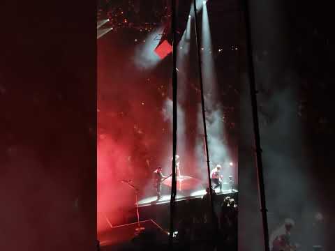 Mattel avenged sevenfold live premiere #a7x #avengedsevenfold - YouTube