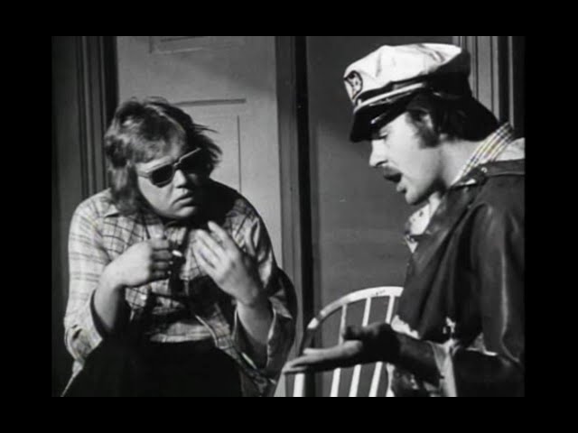 John Candy Seul à La Maison After Essentials • Ponchos De Surf