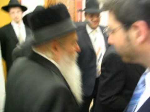 Novominsker Rebbe, shlit"a - YouTube