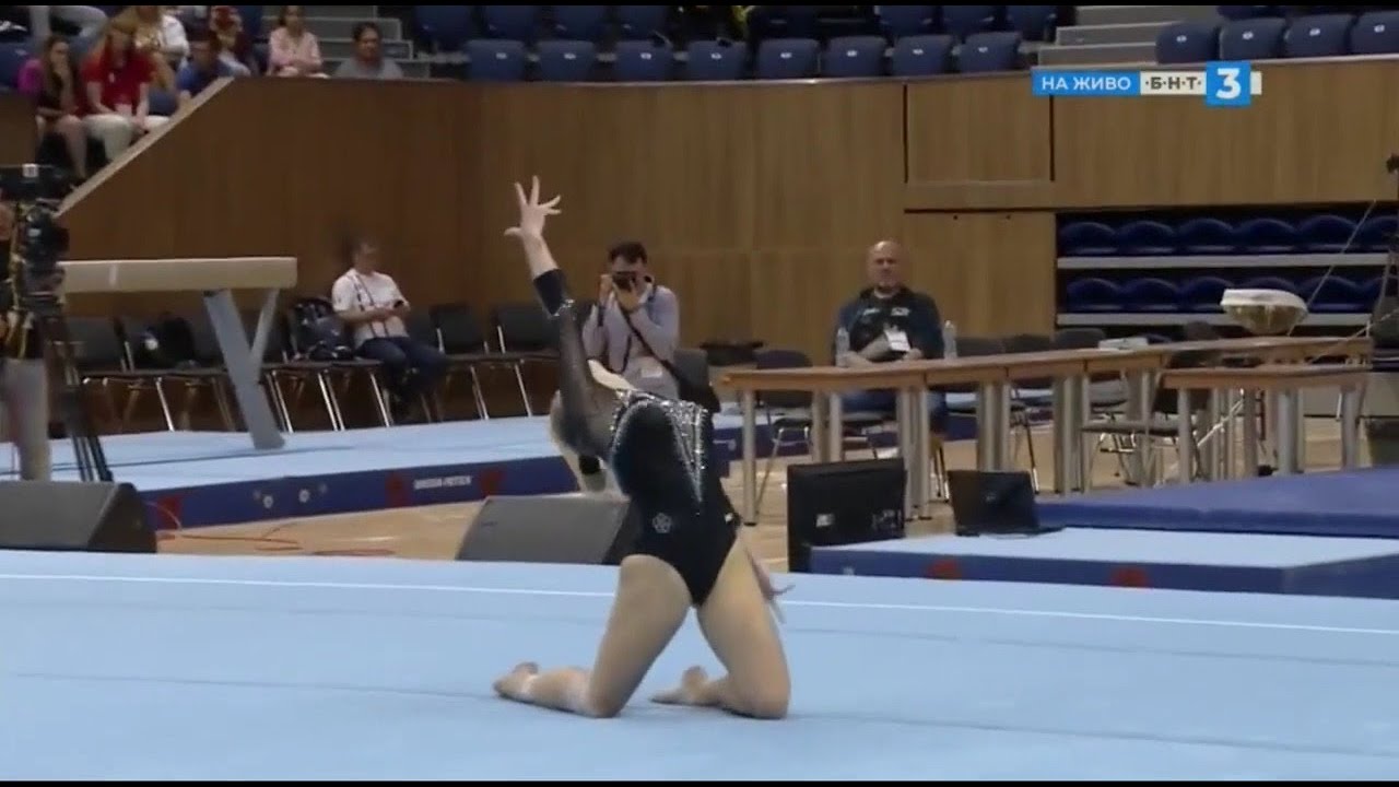 Ana Derek 🥉 Floor EF 🥉 2022 Varna World Challenge Cup - YouTube