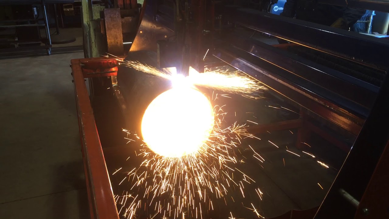 BurnTables CNC Plasma Table cutting Large Pipe - YouTube