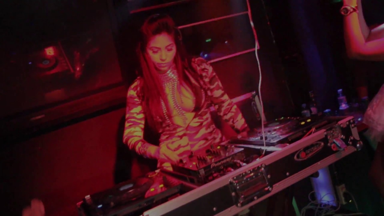 DJ LILY PRO NIGHT CLUB PEROLA 2017 - YouTube