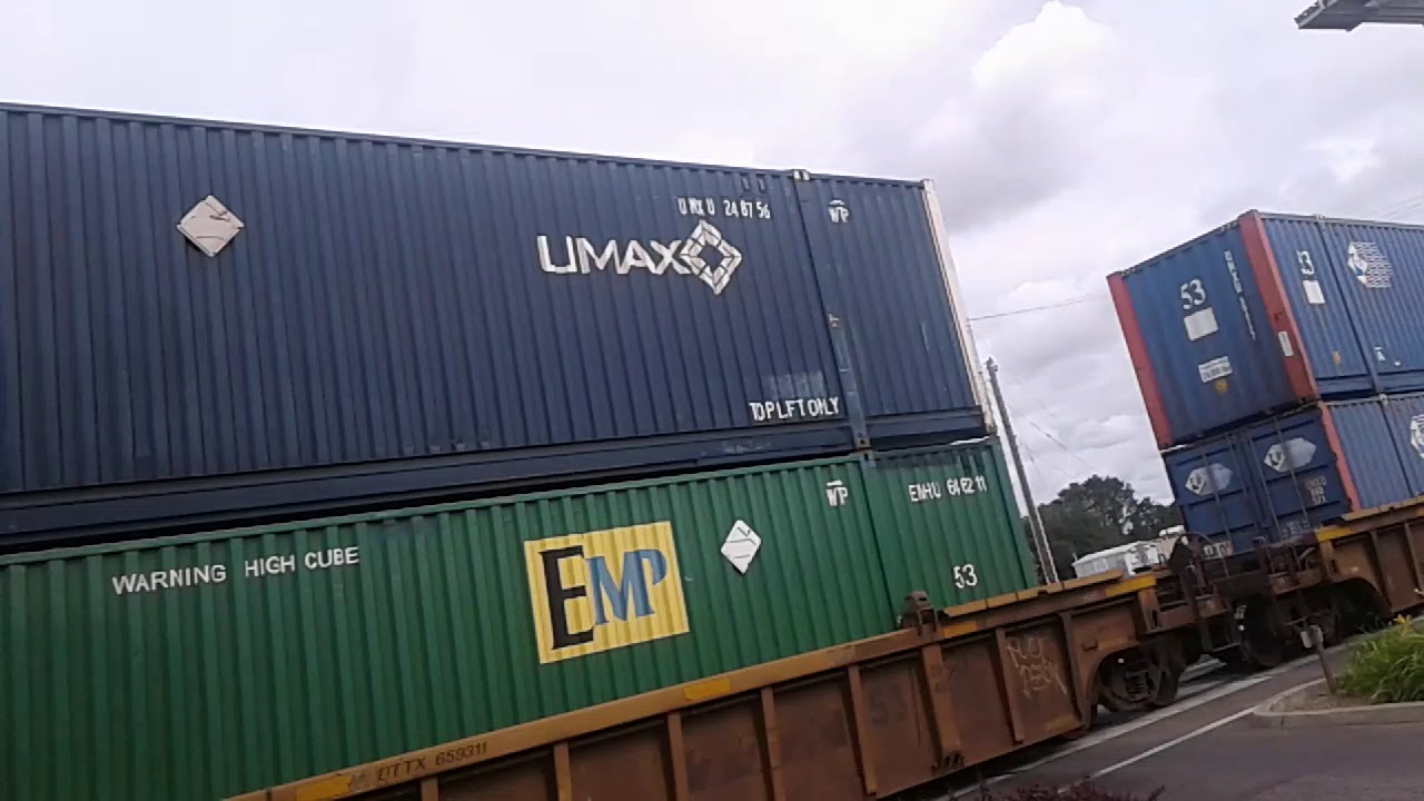 UP 8234 UP 2526 LEAD A INTERMODL TRAIN WITH UP 2525 UP 5344 - YouTube