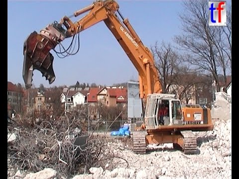 Liebherr R964B & CAT 231D Demolition Public Bath / Abbruch Hallenbad ...