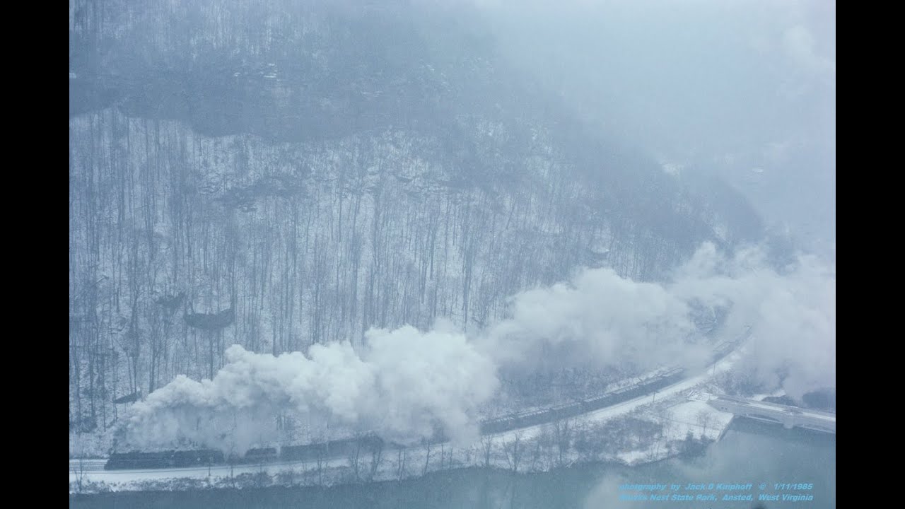 C&O 614T, Fantastic Echoing Whistle in New River Gorge, WV ACE-3000 ...