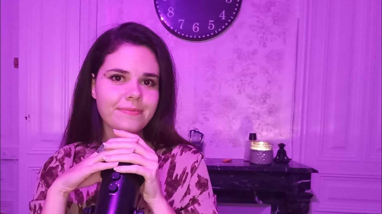 ASMR je te parle de mes hobbies 🖍🧶🧵 Tapping et scratching au rendez ...