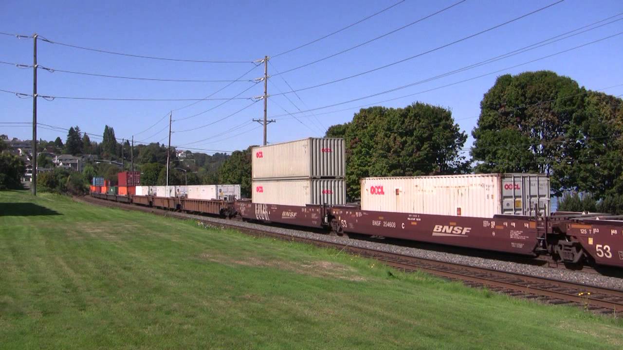 BNSF 6000 Leads A Stack Train @ Old Town Tacoma, WA w Canon HF11 - YouTube