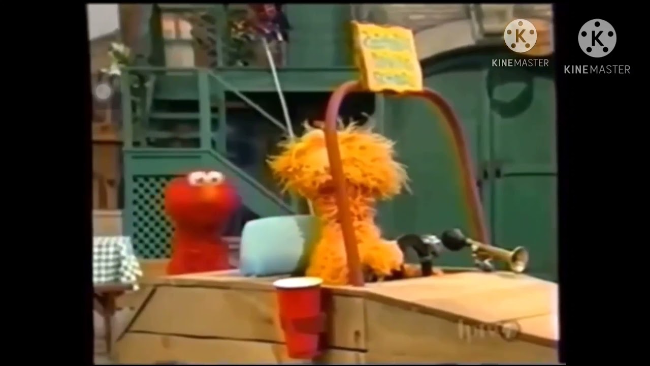 ELMO SCREAMS - YouTube