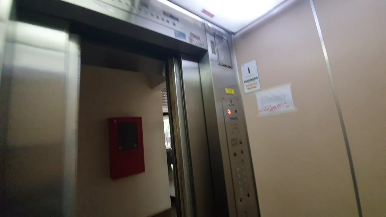 [Noice] Surrey Point - 1980 Fujitec Traction Elevator - YouTube