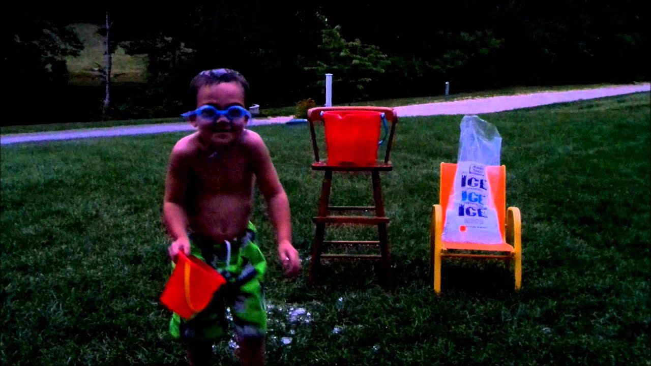 Ice Bucket Challenge - 5 Year Old Does a Great Job - Funny - YouTube