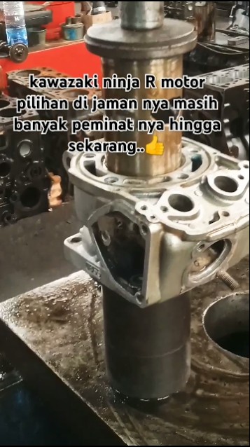 begini install liner block mesin motor #install #liner #kawasakininja # ...