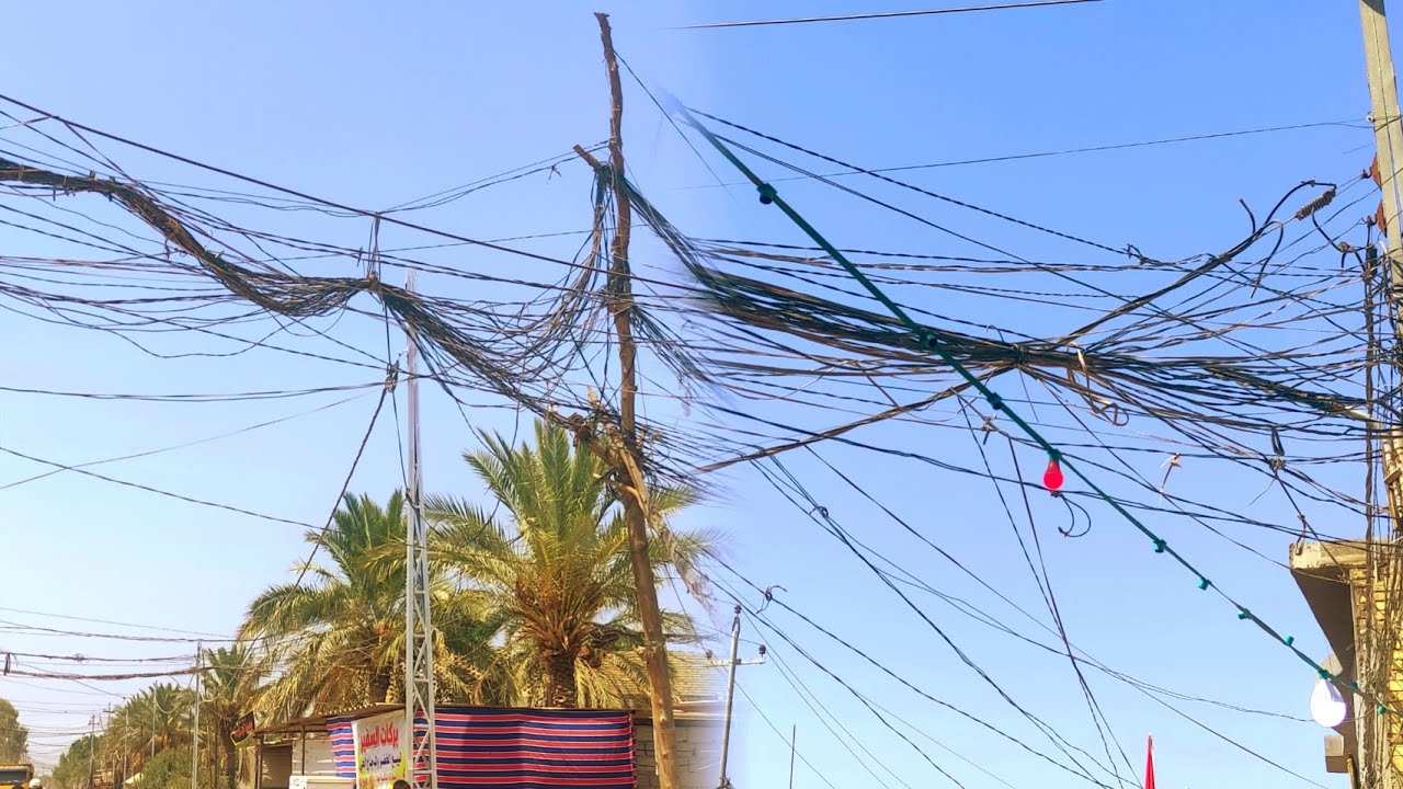 The strangest and most irregular ‌electrical wiring in the world ...