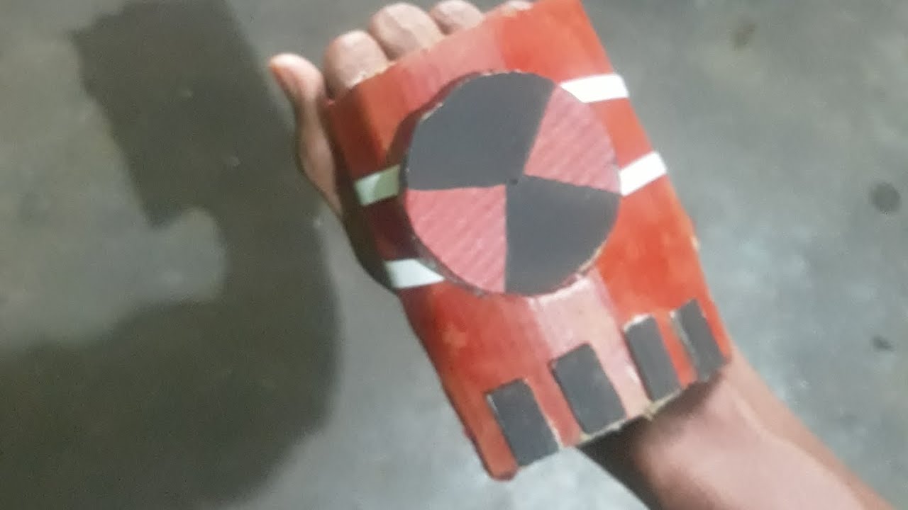 how to make a albedo omnitrix in a cardboard - YouTube