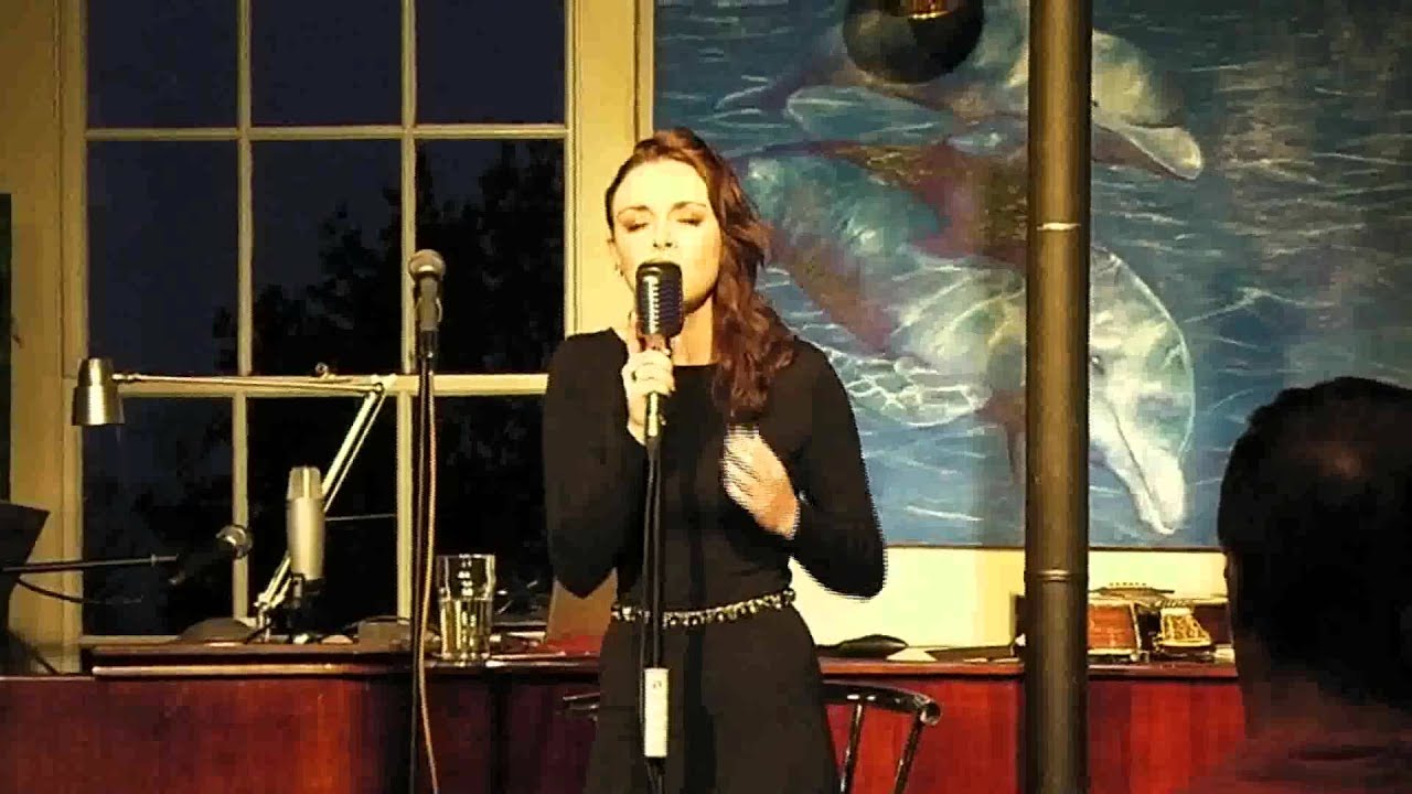Set Fire to The Rain cover sung by Cassie Compton - YouTube