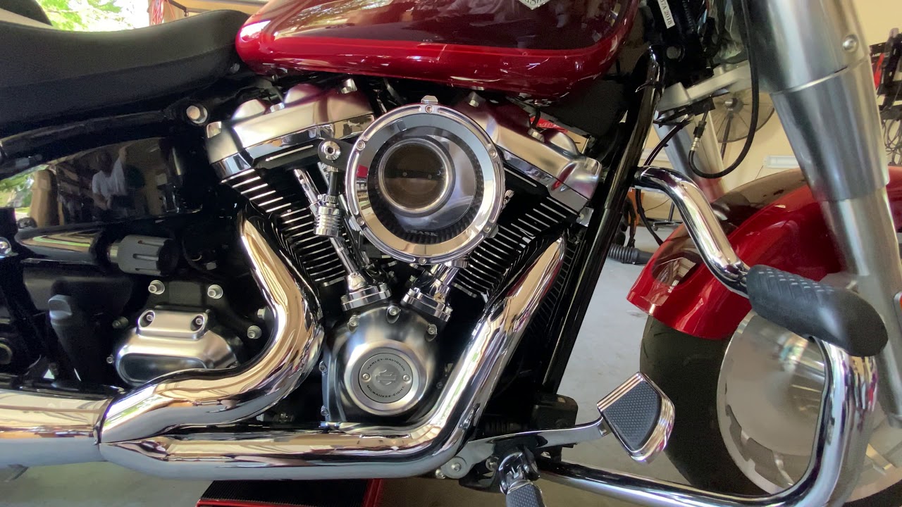 18 FatBoy Cammed - YouTube