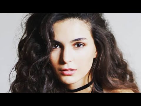 Ebru Şahin ve Akın Akınözünün mutlu görüntüleri