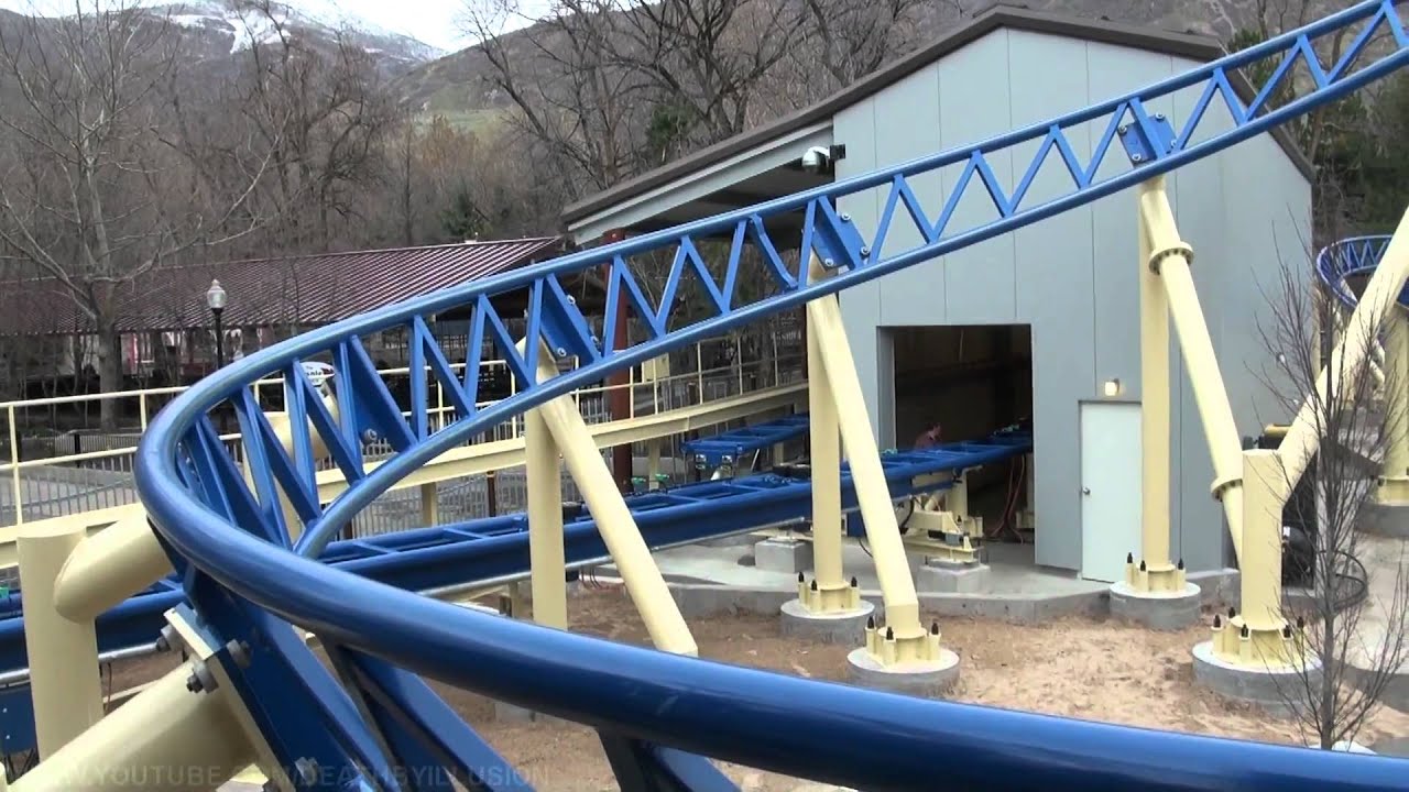 Moving A Train Off Bomboras Track At Lagoon Park - YouTube