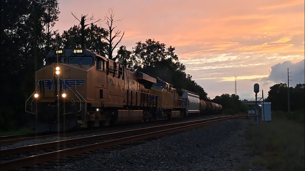 GEVO/Ex SP/C44ACM! UP #8189 leads a slow/long EB UP M-BTLI09 out of Lake Charles, Louisiana ...