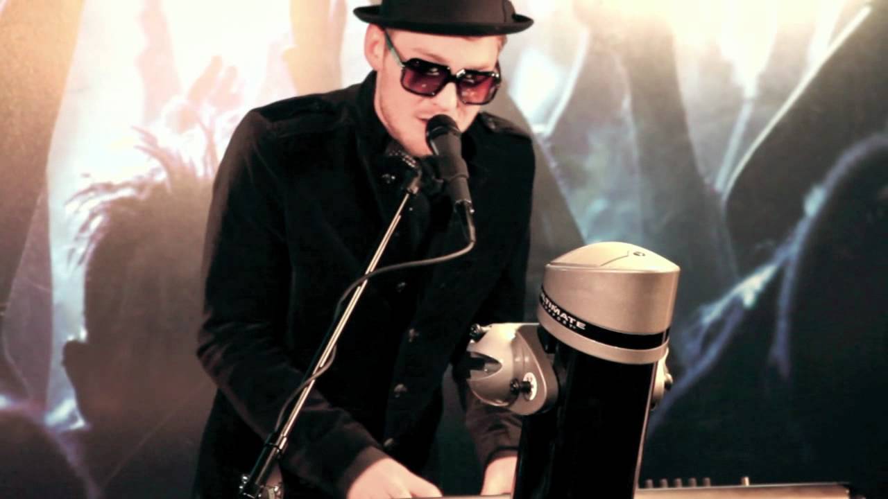 Trevor Wesley @ NAMM 2012 - YouTube