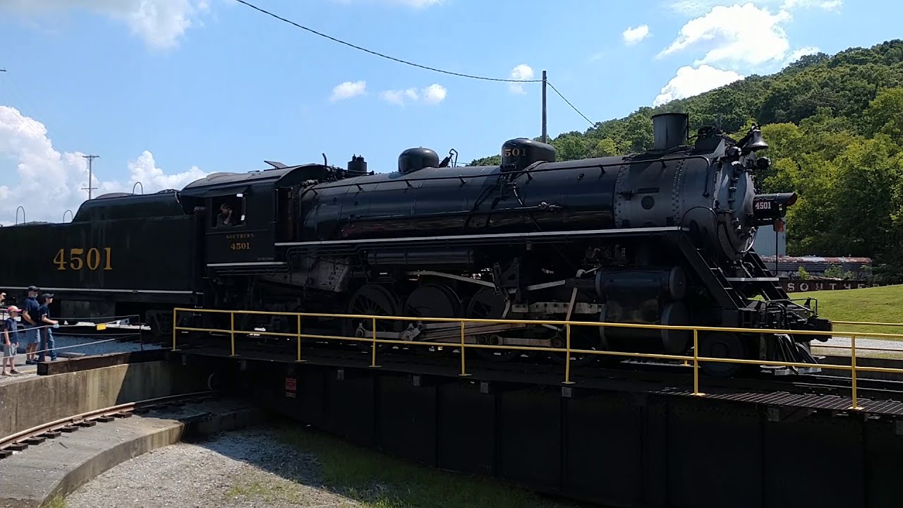 Turning the Southern #4501 on the turntable in East Chattanooga - YouTube