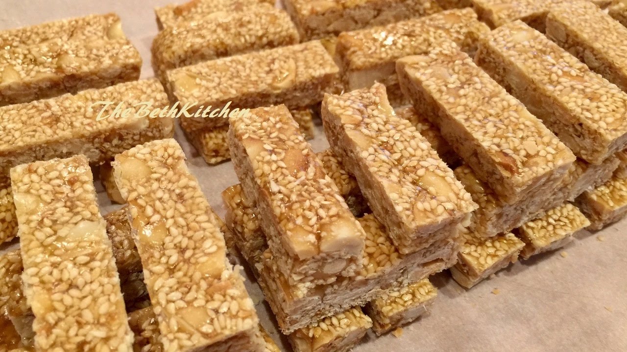 Kẹo Thèo Lèo - Kẹo Đậu Phộng - Crunchy Peanut and Sesame Candy - YouTube