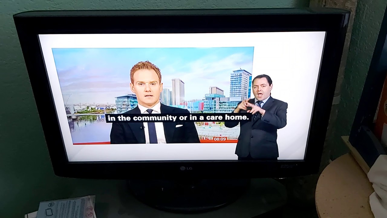 Helen Catt, BBC correspondent at 10 Downing Street about NHS News - YouTube