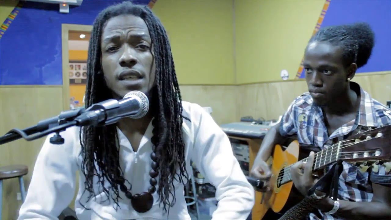 Nyashane | Settle Down (Live Acoustic) - YouTube